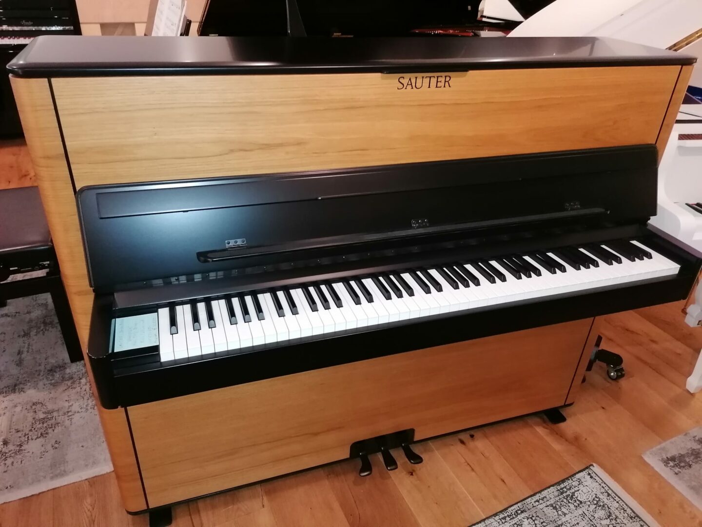 26) SAUTER , Ragazza 122, Design-Modell Eiche / schwarz matt – Piano ...